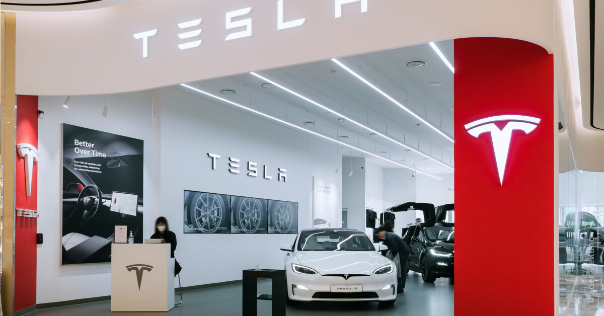 Präsentation der Zukunft - Tesla zeigt Cybercab Robotaxi, Robovan ...